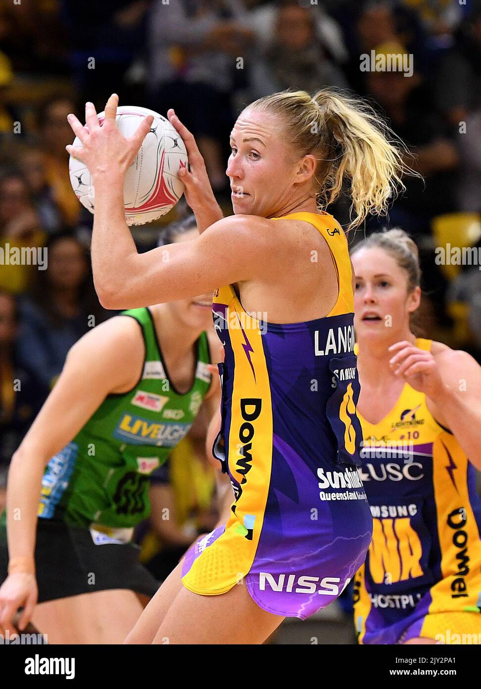 Laura Langman of the Lightning in action during the Round 9 Super ...