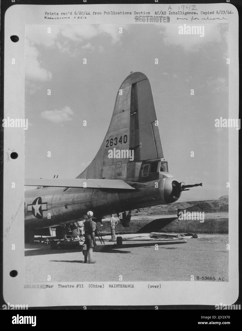 Ground Crew working on Stock Photo - Alamy