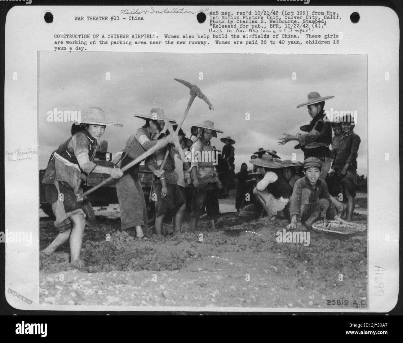 Working wage Black and White Stock Photos & Images - Alamy