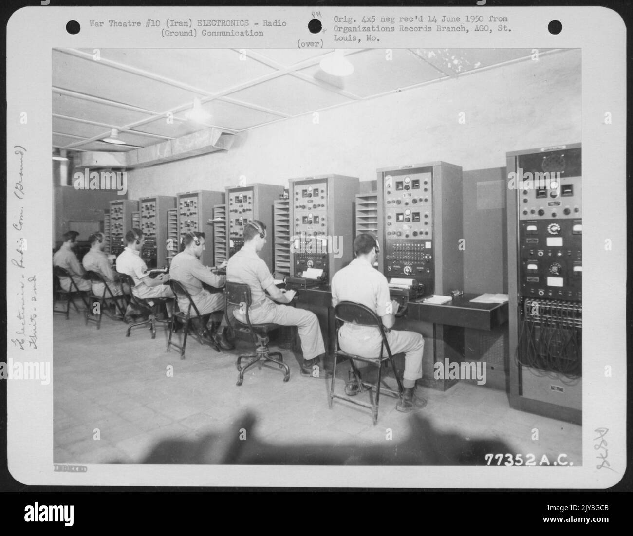 Members Of 2Nd Army Airways Communication Wing At Work In The Radio ...