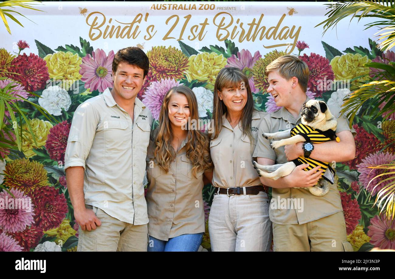 (Left to right) Chandler Powell, Bindi Irwin, Terri Irwin and Robert ...