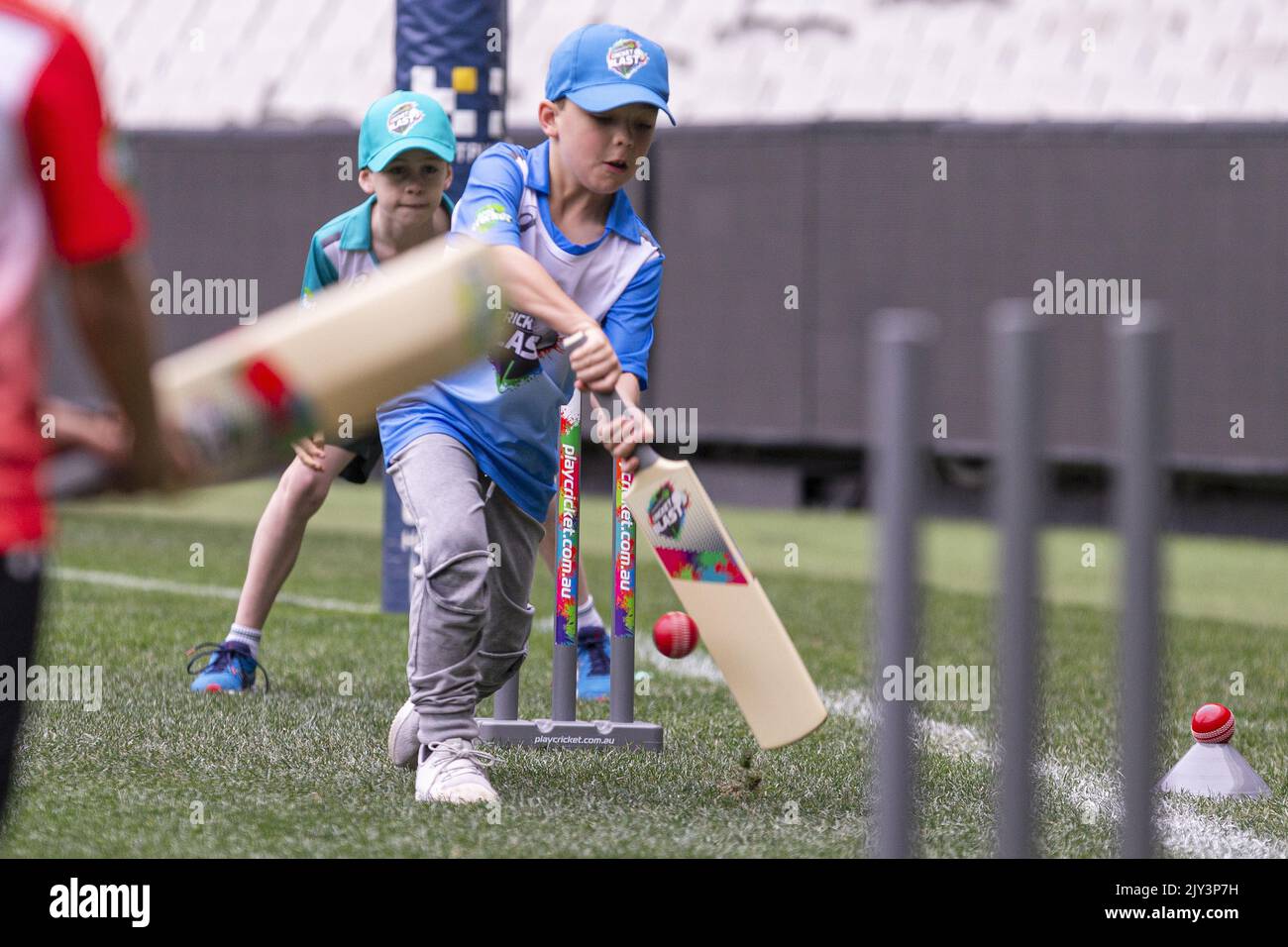 Woolworths Cricket Blast kids play cricket during a BBL Fixture ...