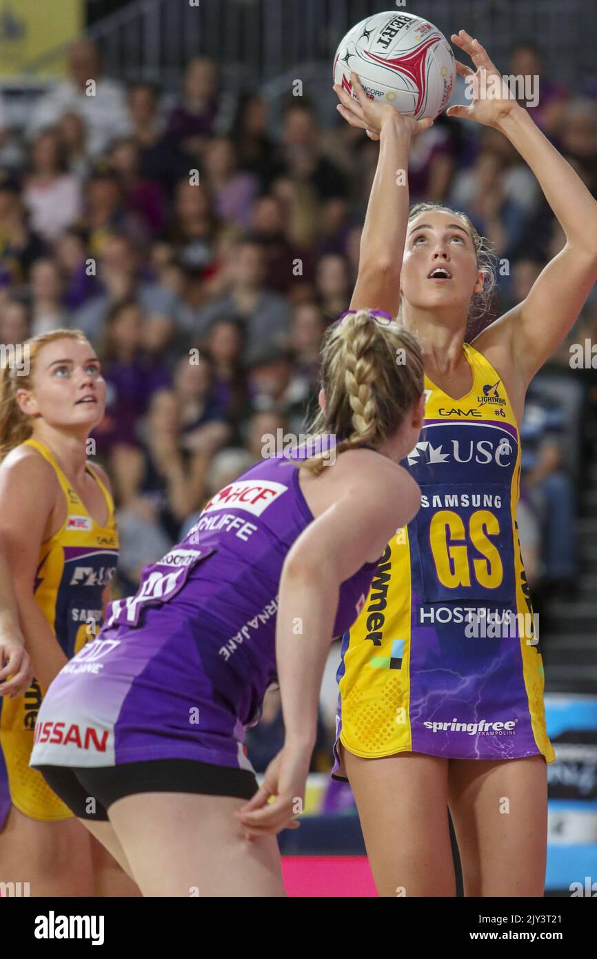 Cara Koenen of the Lightning with the ball during the Round 10 Super ...