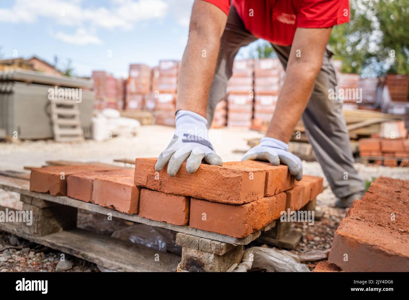 Construction material loading hi-res stock photography and images - Alamy