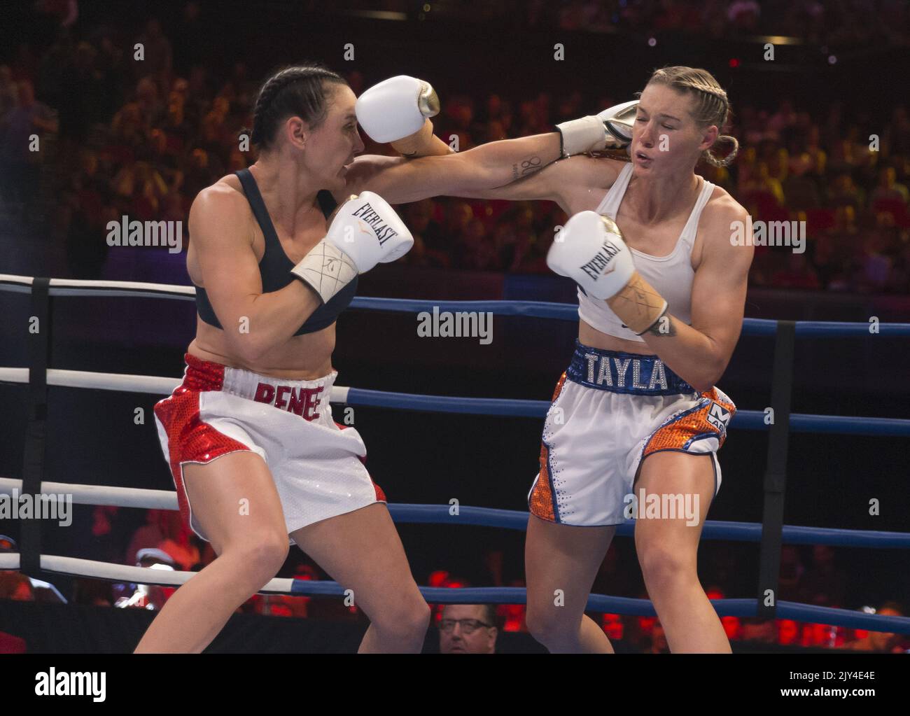 Tayla Harris and Renee Gartner during their middleweight bout at the ...