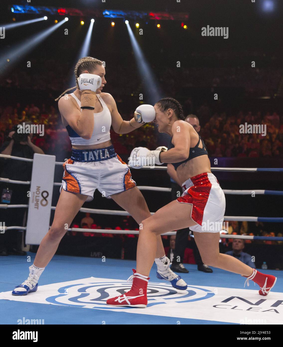 Tayla Harris hits Renee Gartner during their middleweight bout at the ...