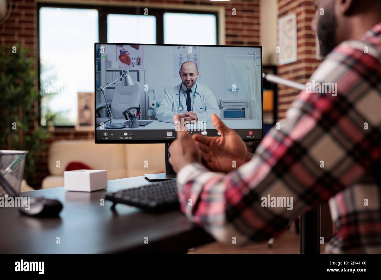 Doctor meeting manager hi-res stock photography and images - Alamy