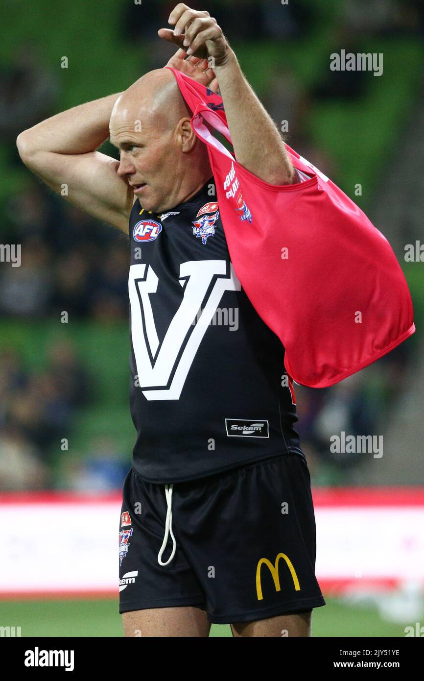 Jason Richardson of the Vics puts on the power player bib during the ...