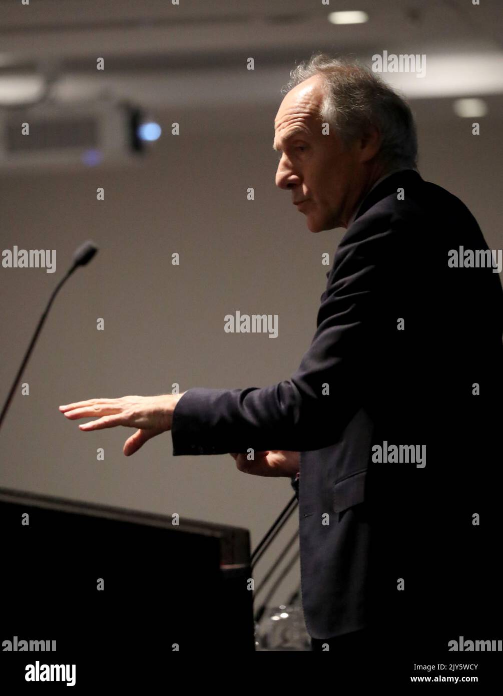Chief Scientist Alan Finkel on the National Hydrogen Energy Plan speaks ...