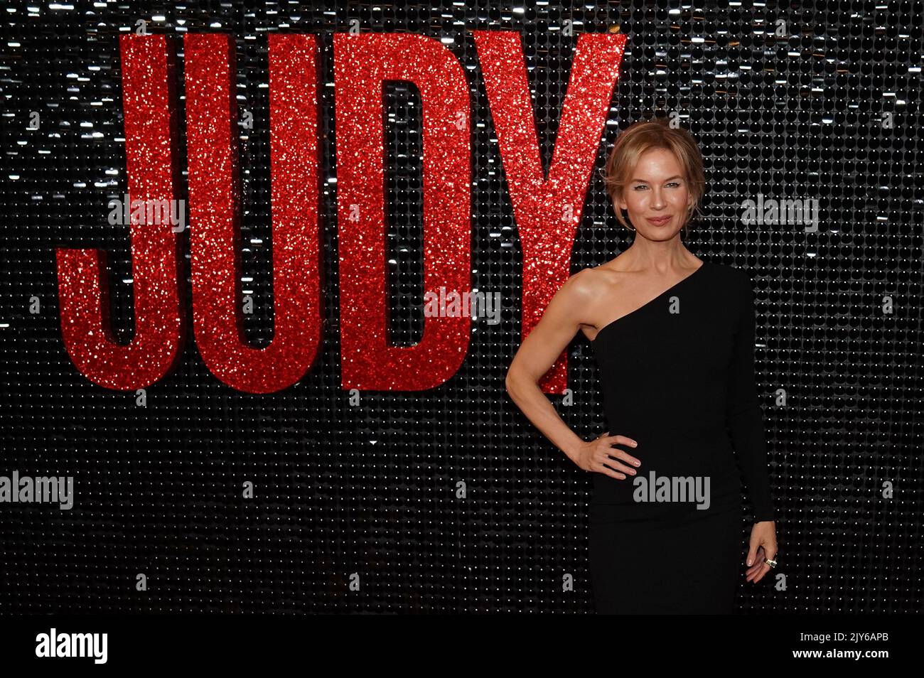 Renee Zellweger arrives during the Australian premiere of Judy at The ...