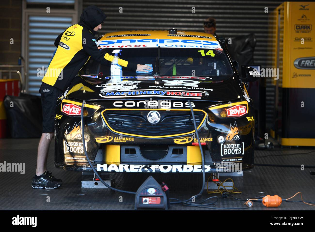 Crew prepare Tim Slade's Freightliner Alliance Racing Holden ahead of ...