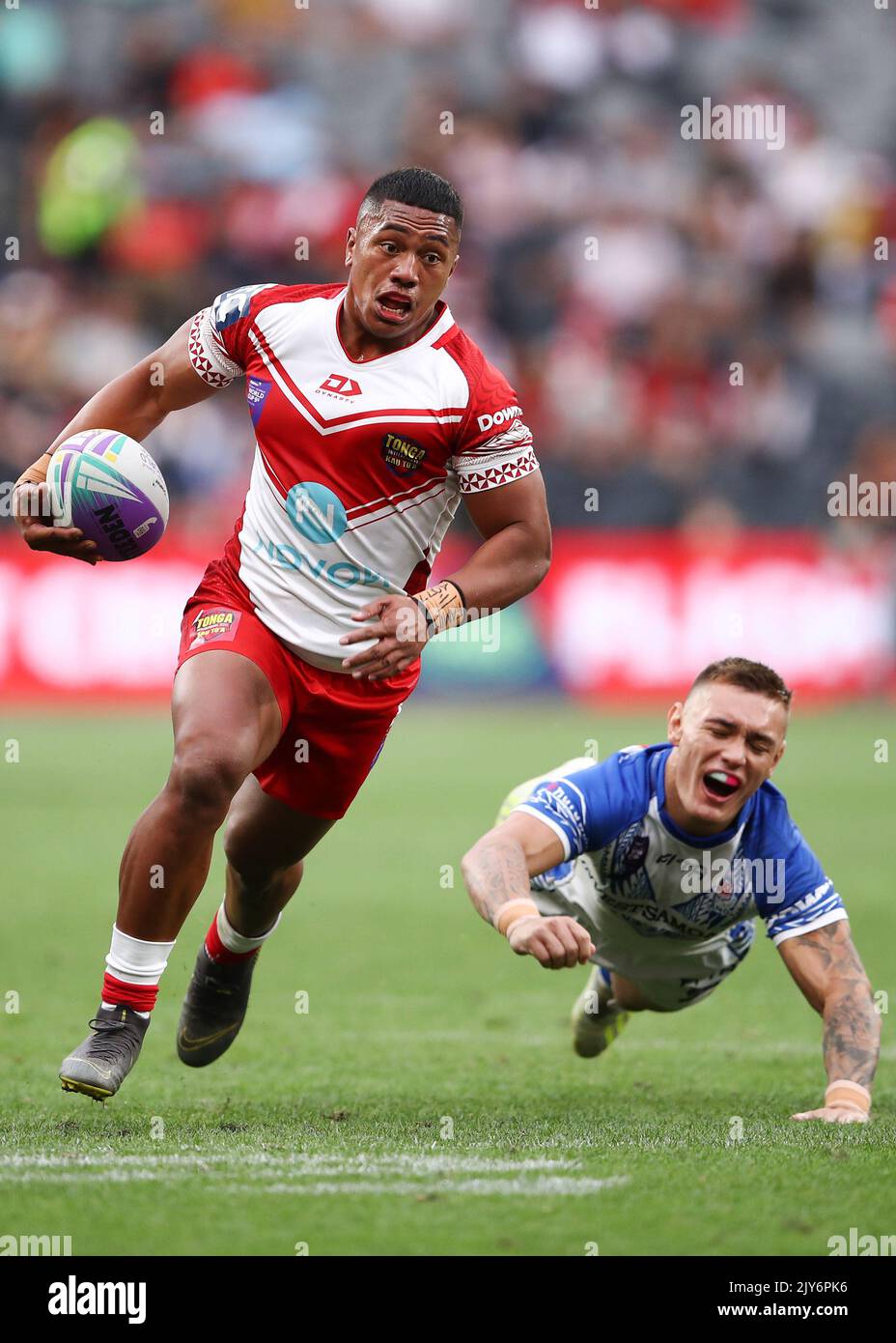 Fanitesi Niu of Tonga fends off Dani Levi of Samoa in the Men's Pool ...