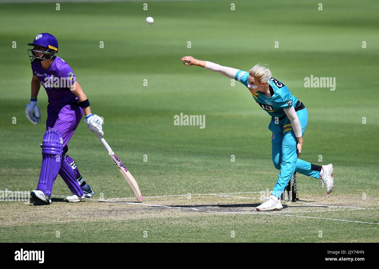 Delissa Kimmince of the Heat (right) in action during the WBBL Cricket ...