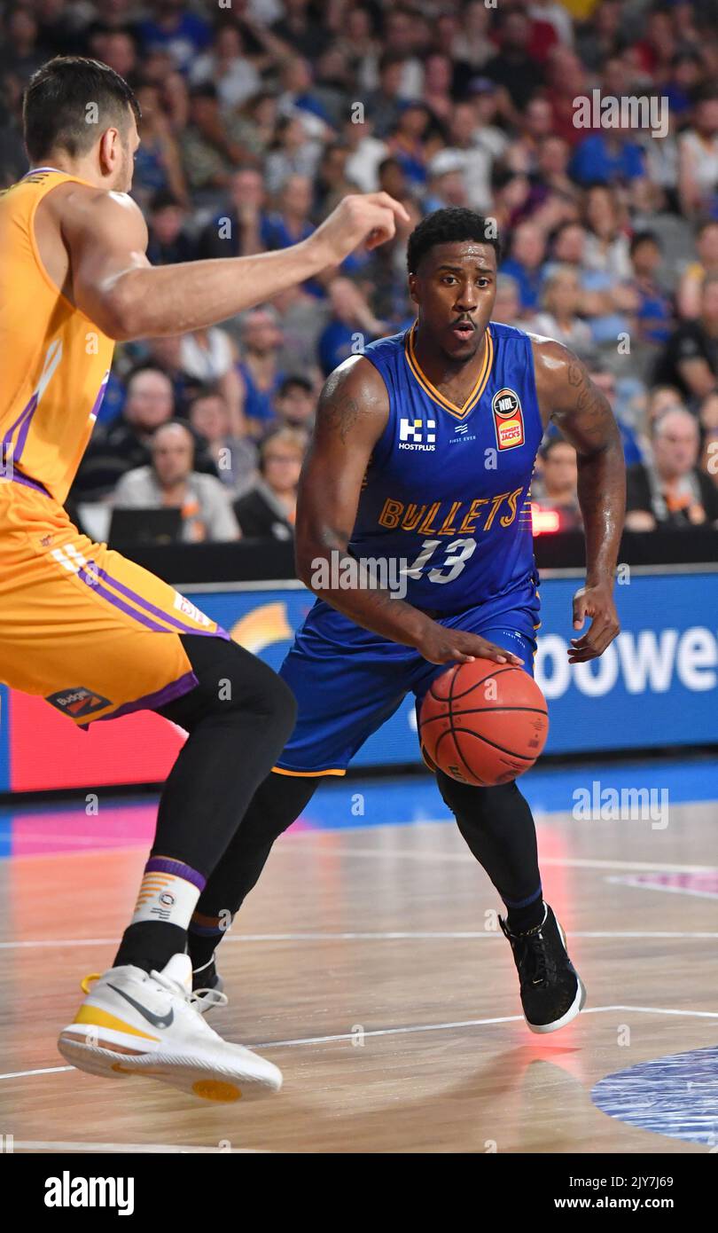 Lamar Patterson (right) of the Bullets in action during the Round 6 NBL ...