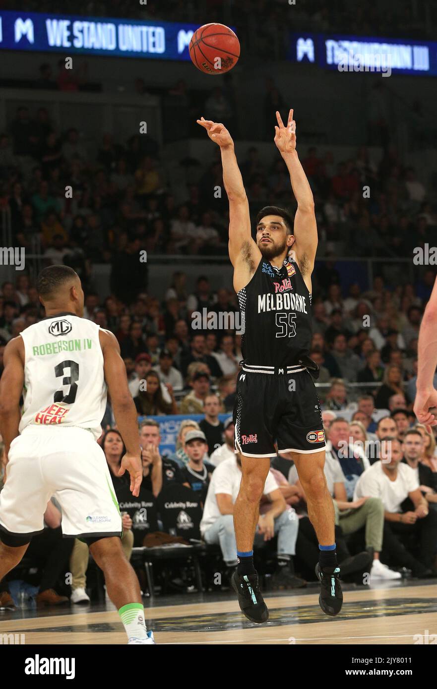 Shea Ili of Melbourne United shoots during the Round 7 NBL match ...