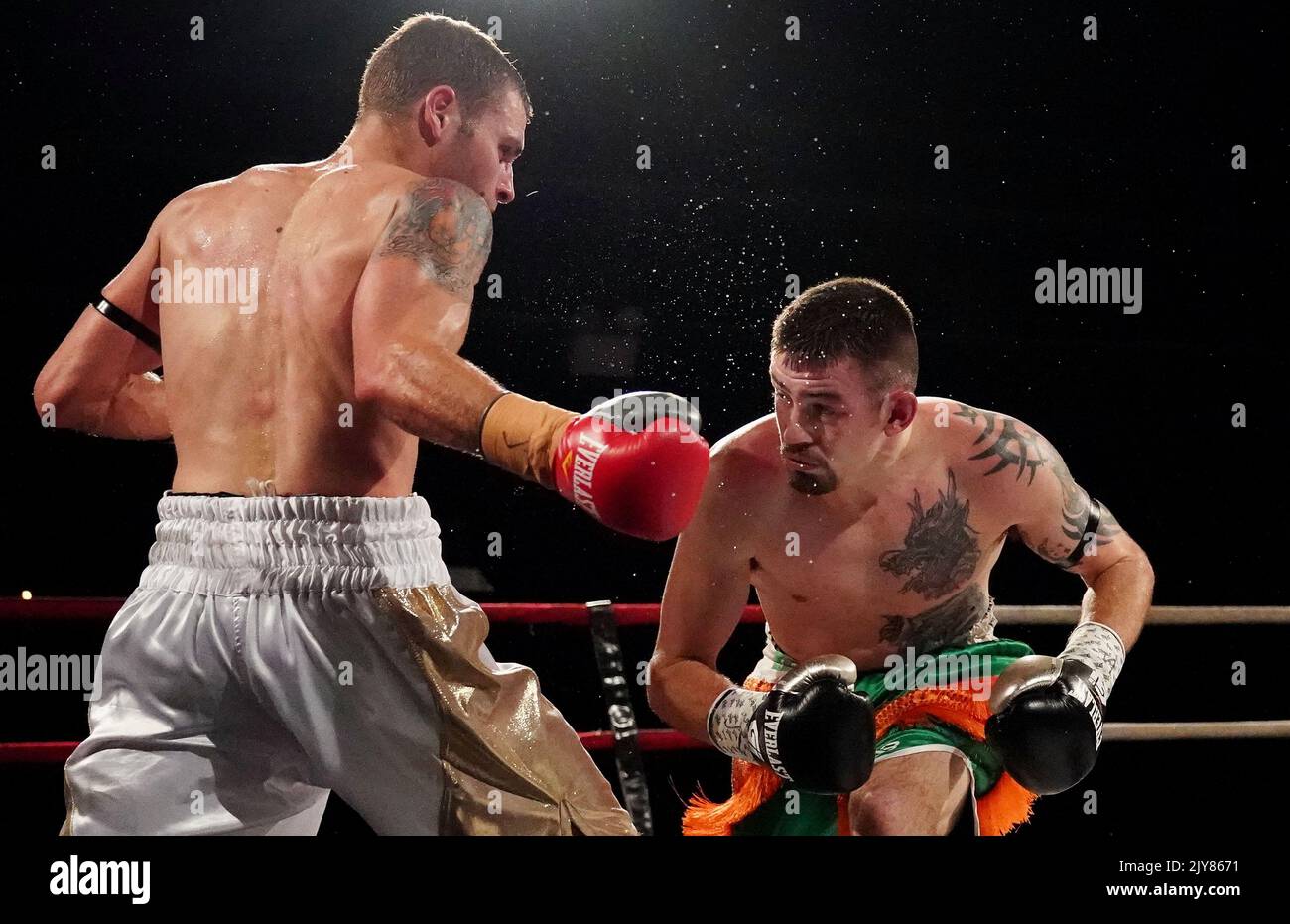 Brent Rice and Gaige Ireland compete in the Australian Light Title ...