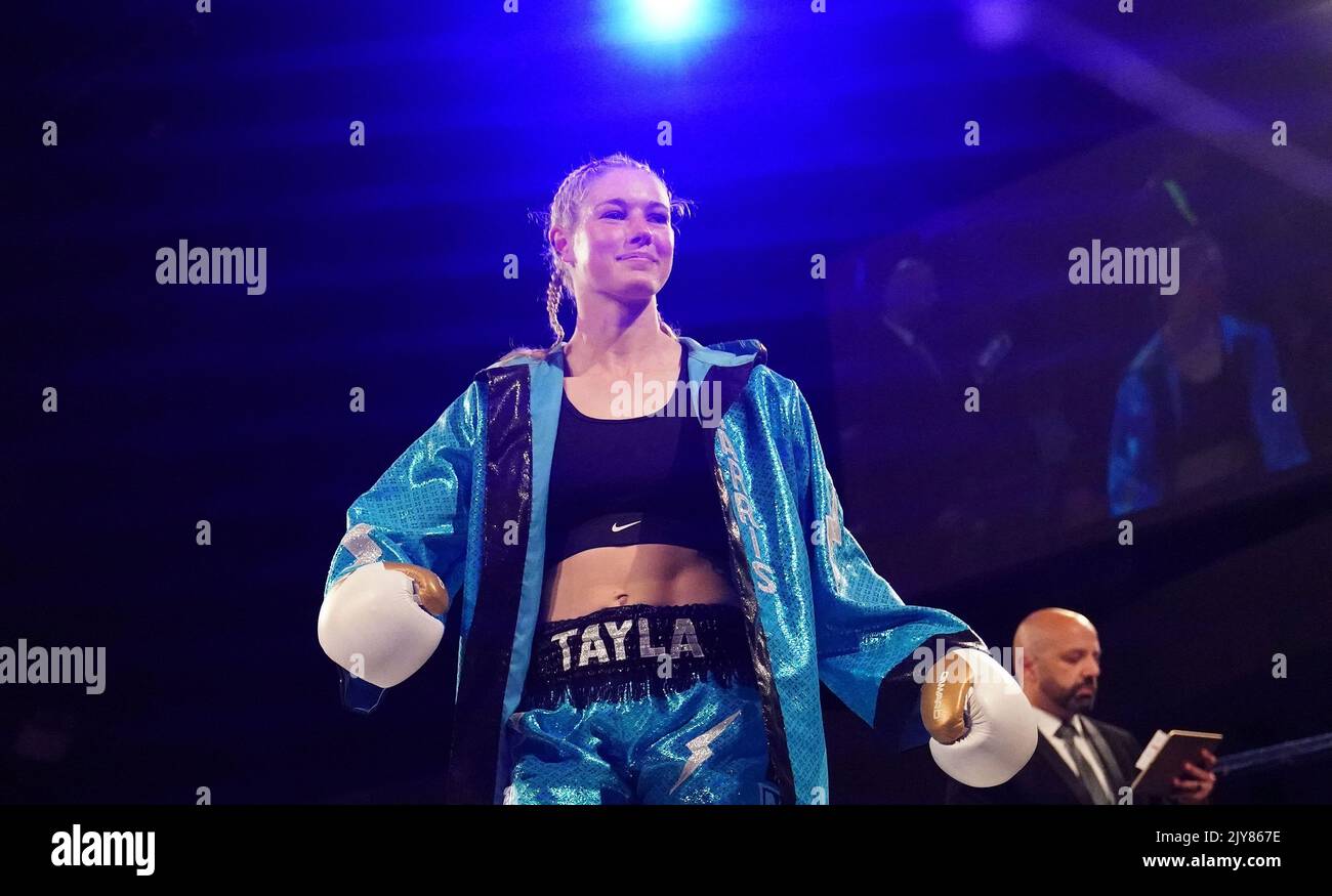 Tayla Harris enters the ring to fight Janay Harding in the Australian ...