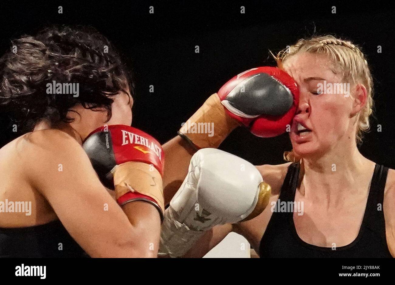 Tayla Harris and Janay Harding compete in the Australia Female Super ...