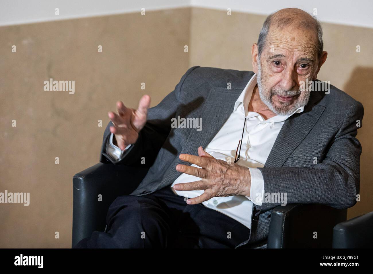 Portuguese architect Alvaro Siza Vieira, speaks to journalists about ...