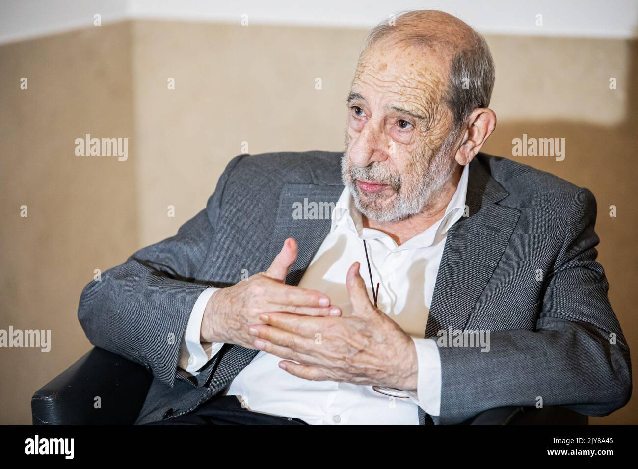 Portuguese architect Alvaro Siza Vieira, speaks to journalists about ...