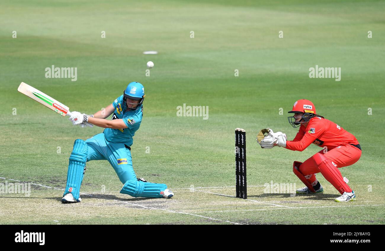 Jessica Jonassen (left) of the Heat in action during the Women's Big ...