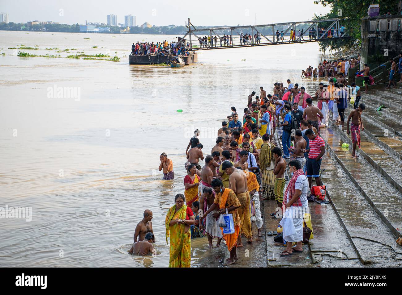 Hindu ritual of pitru tarpan hi-res stock photography and images - Alamy