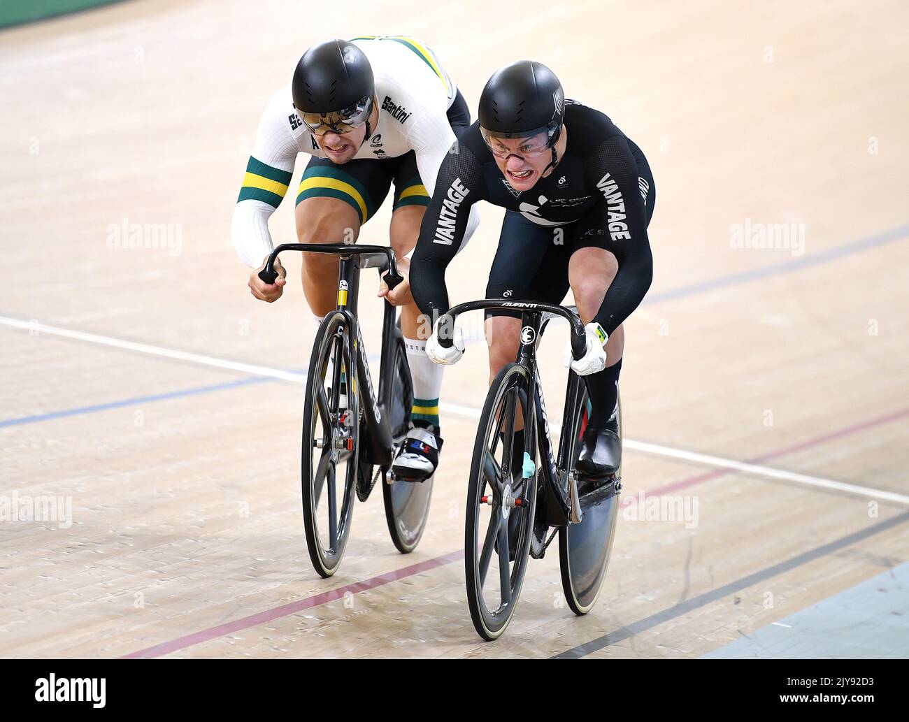 New Zealand's Sam Webster (right) and Australia's Matthew Glaetzer race ...