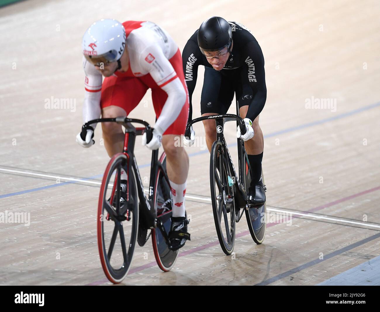 New Zealand's Sam Webster (right) races Poland's Rudyk Mateusz to take ...