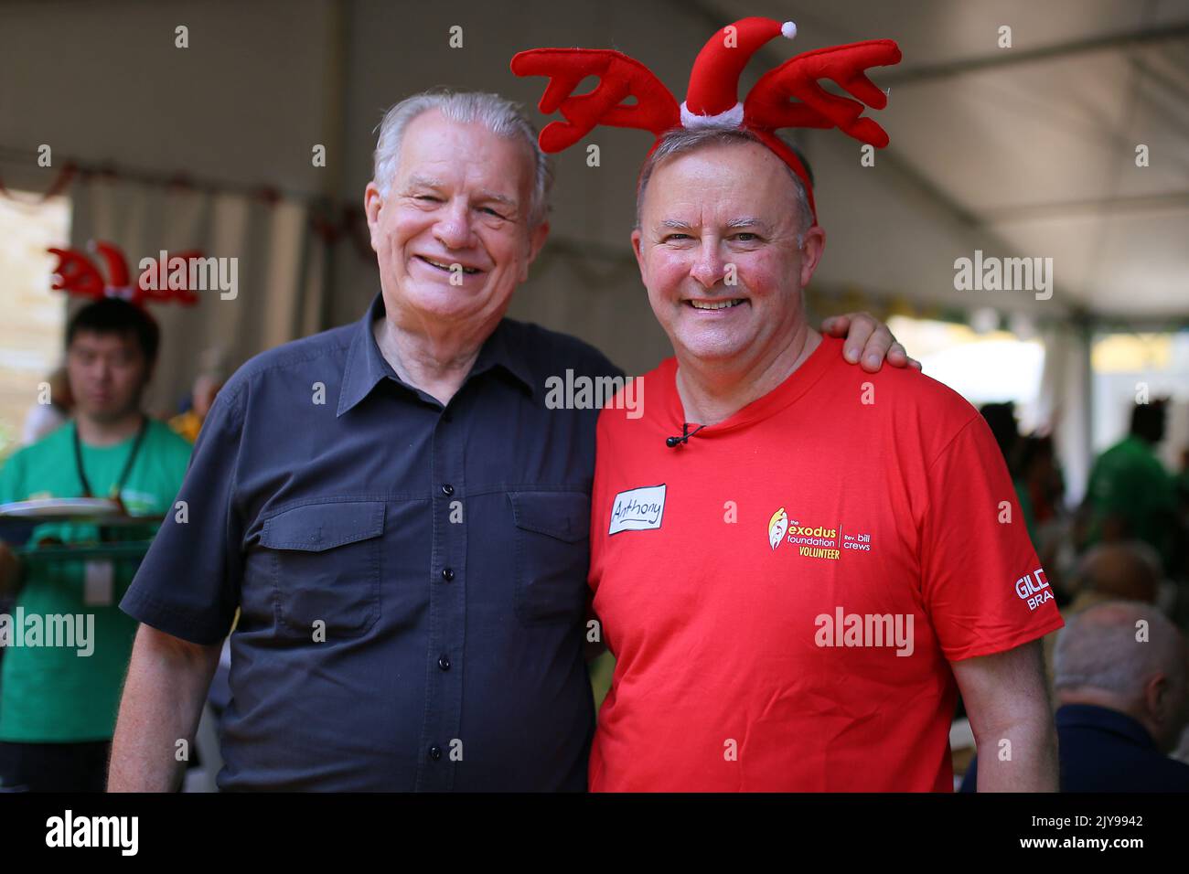 Federal Opposition Leader Anthony Albanese (right) poses for a ...