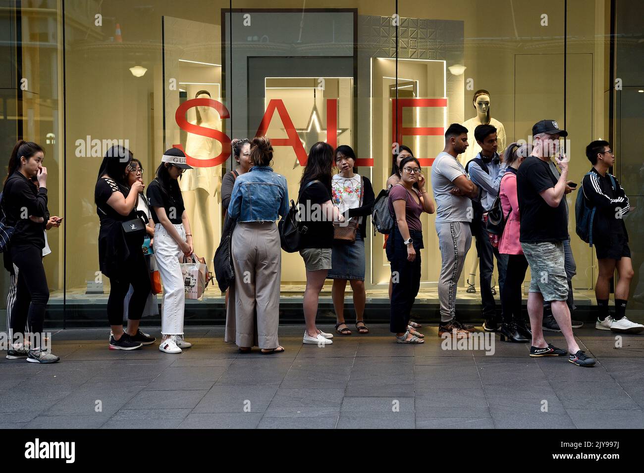 Shoppers line up during Boxing Day sales in Pitt St Mall in Sydney ...