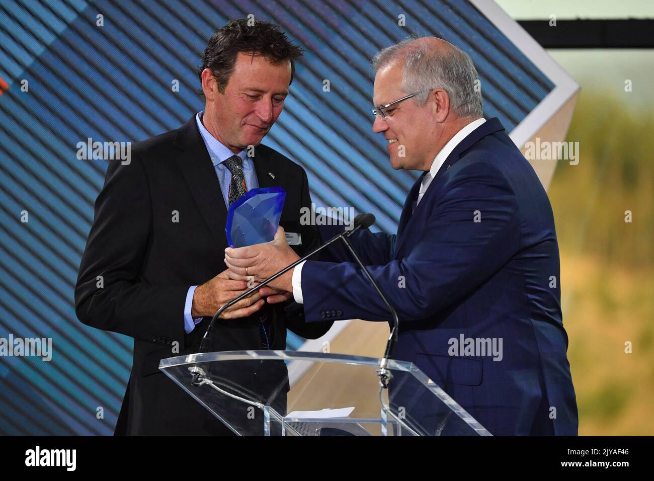 Prime Minister Scott Morrison with 2020 Local Hero winner Bernie ...