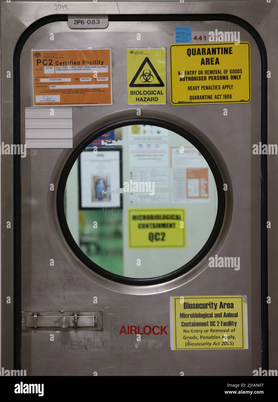 Generic image inside a lab at the CSIRO's high-containment facility in ...