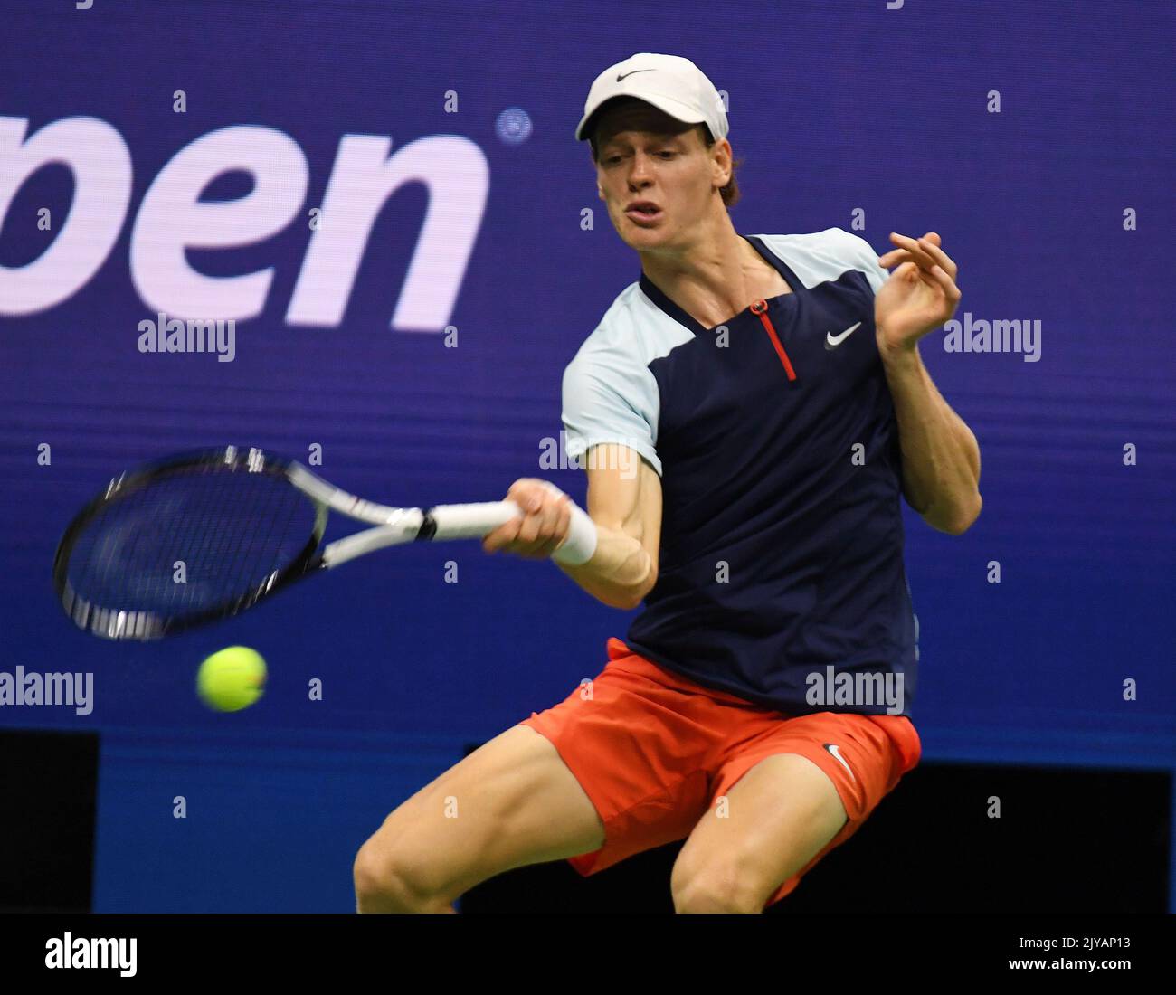 Jannik sinner us open 2022 hi-res stock photography and images - Alamy