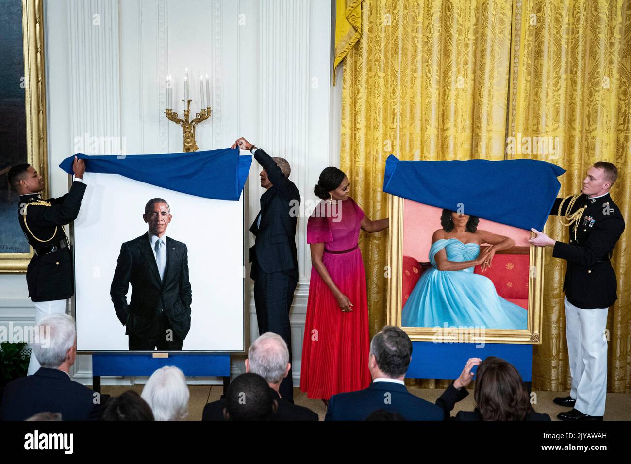 The official White House portraits of former US President Barack Obama ...