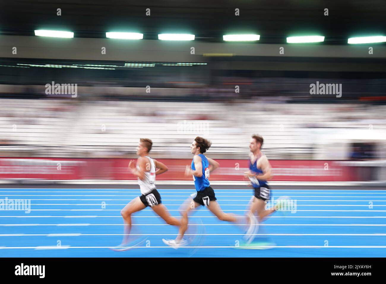 Athletes compete in a heat of the Mens 800m race during the Melbourne ...