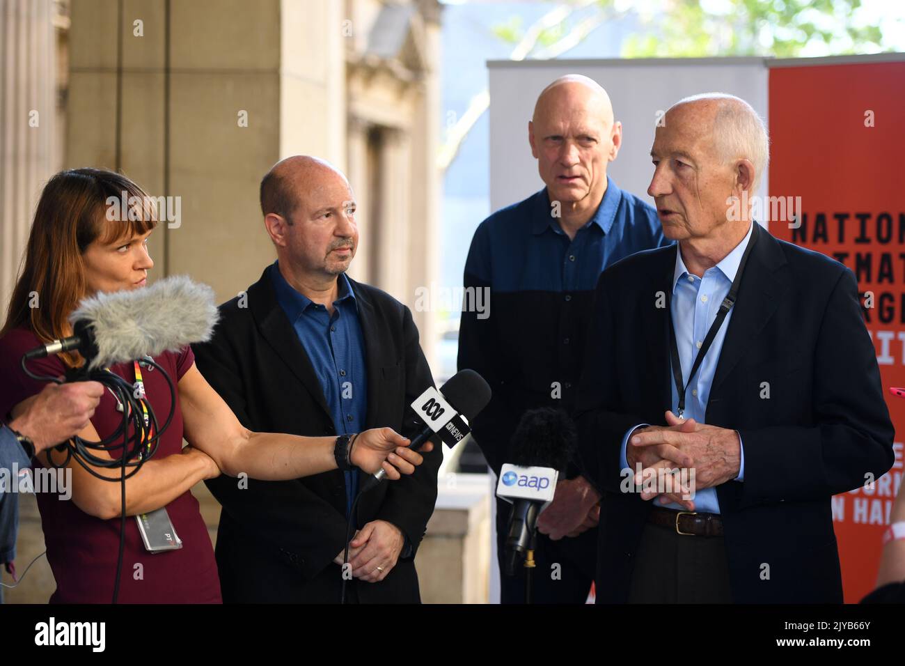 Former chair of the Australian Coal Association Ian Dunlop (right ...