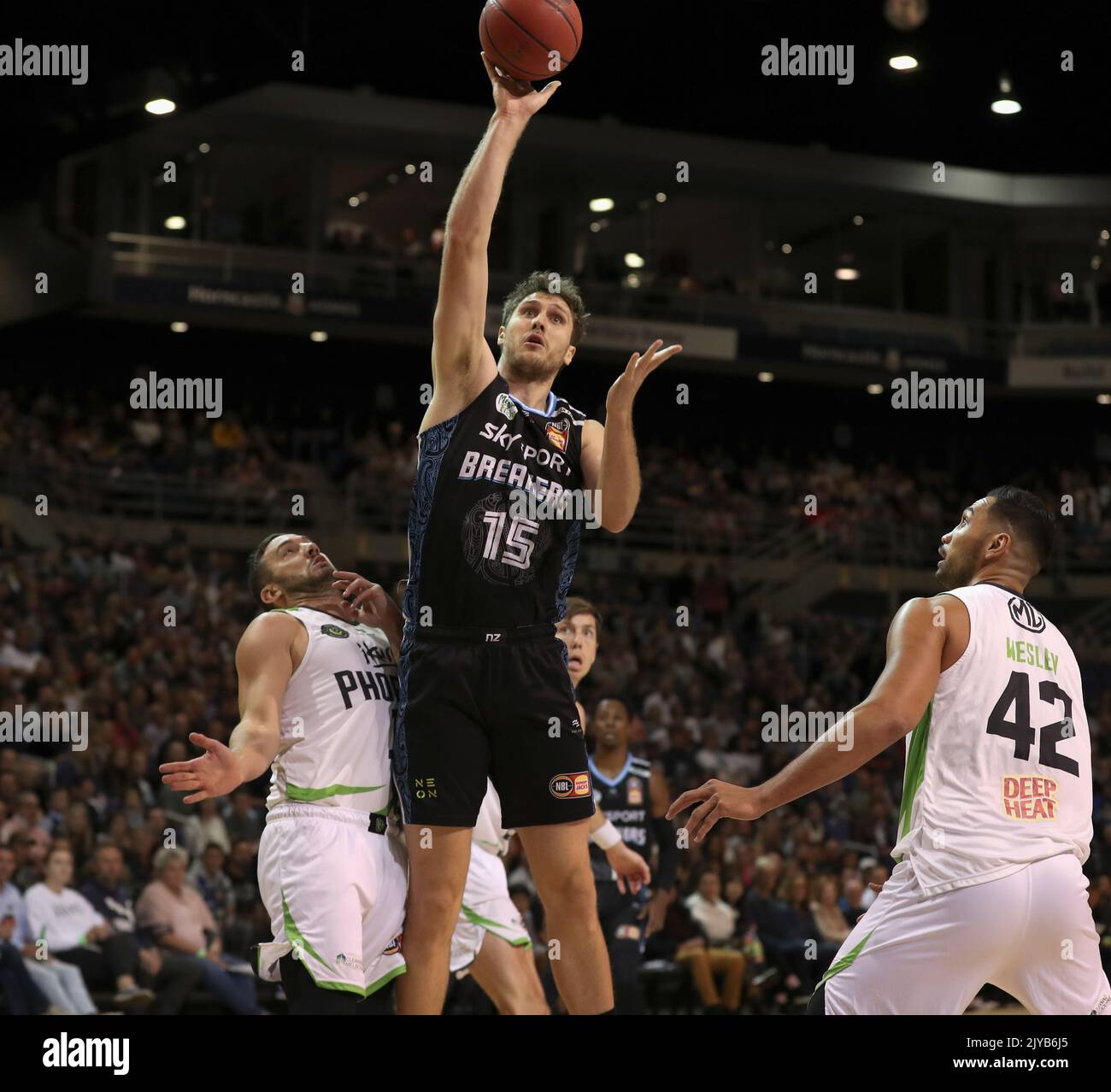 Robert Loe of the Breakers during the Round 20 NBL match between the ...