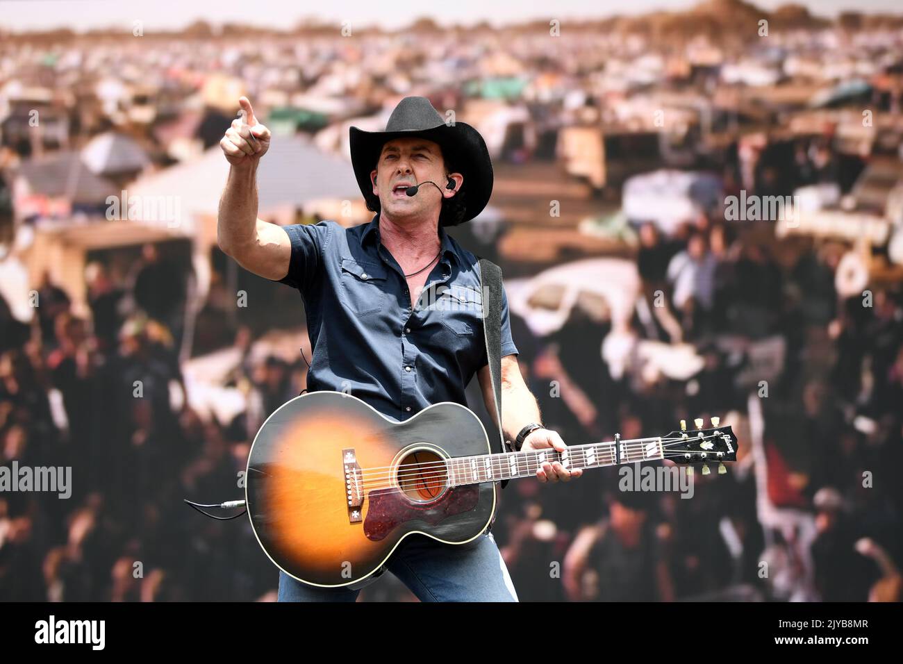 Lee Kernaghan performs during the Fire Fight Australia bushfire relief ...