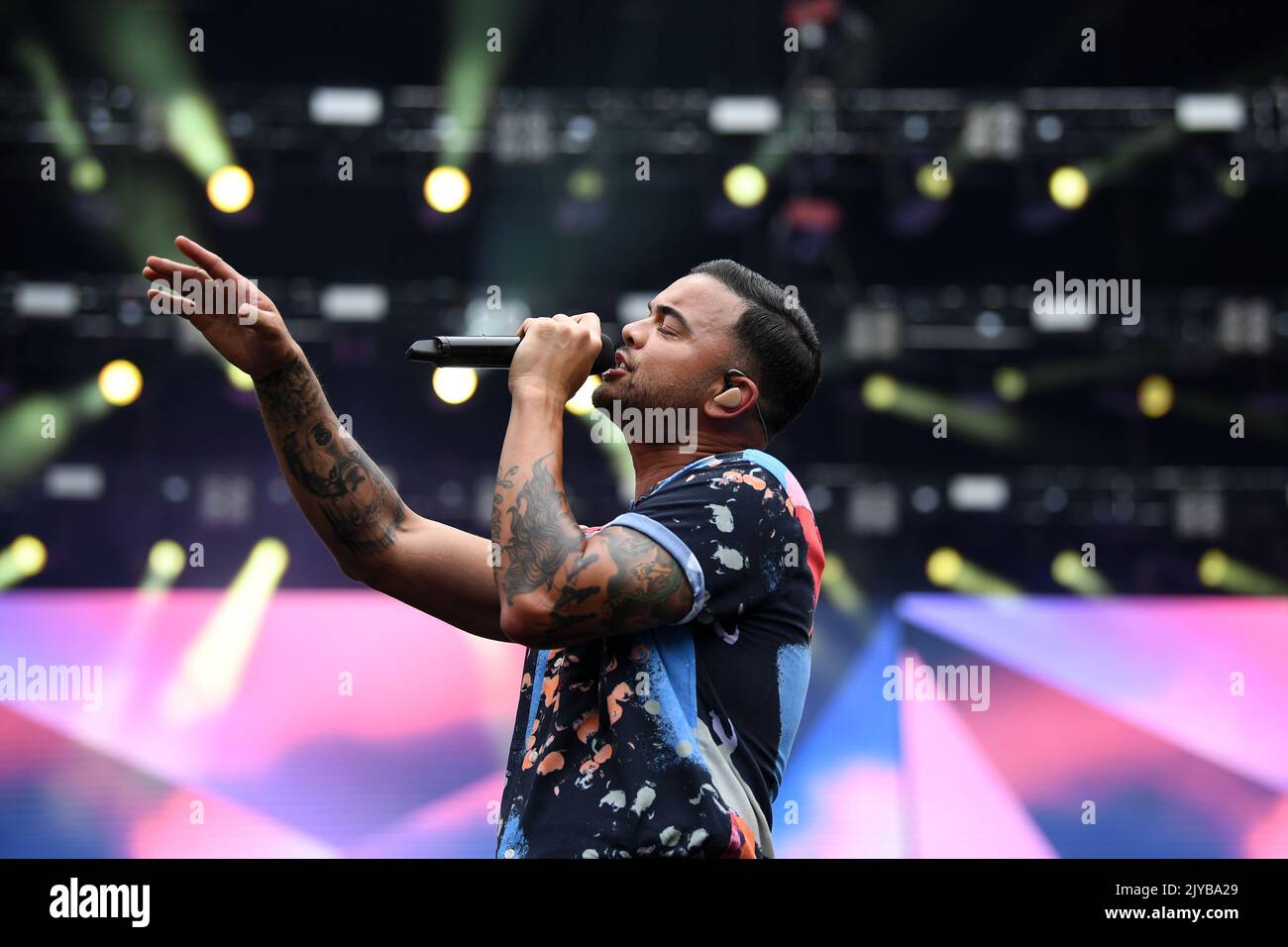 Guy Sebastian performs during the Fire Fight Australia bushfire relief ...
