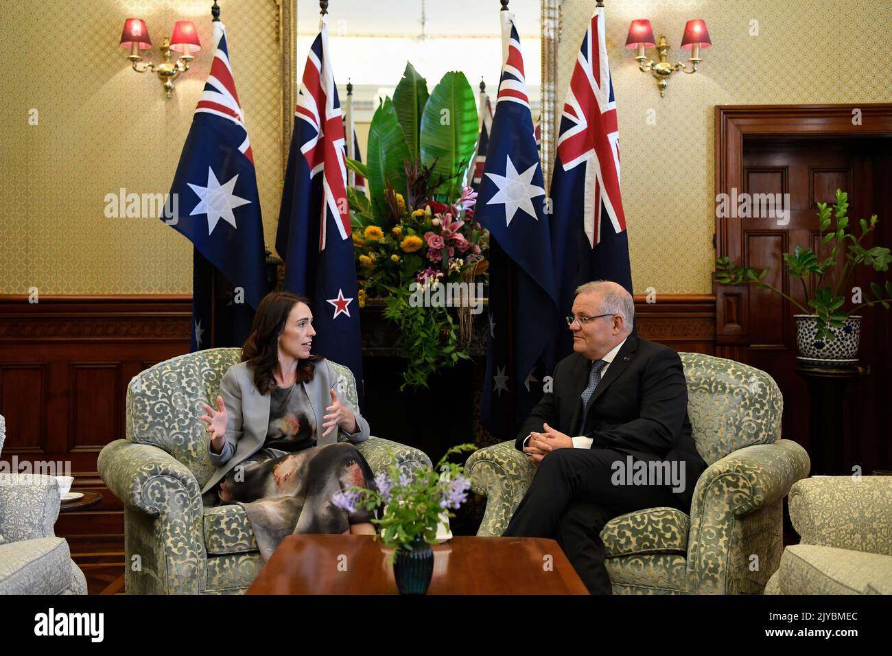 New Zealand Prime Minister Jacinda Ardern (left) meets with Australian ...