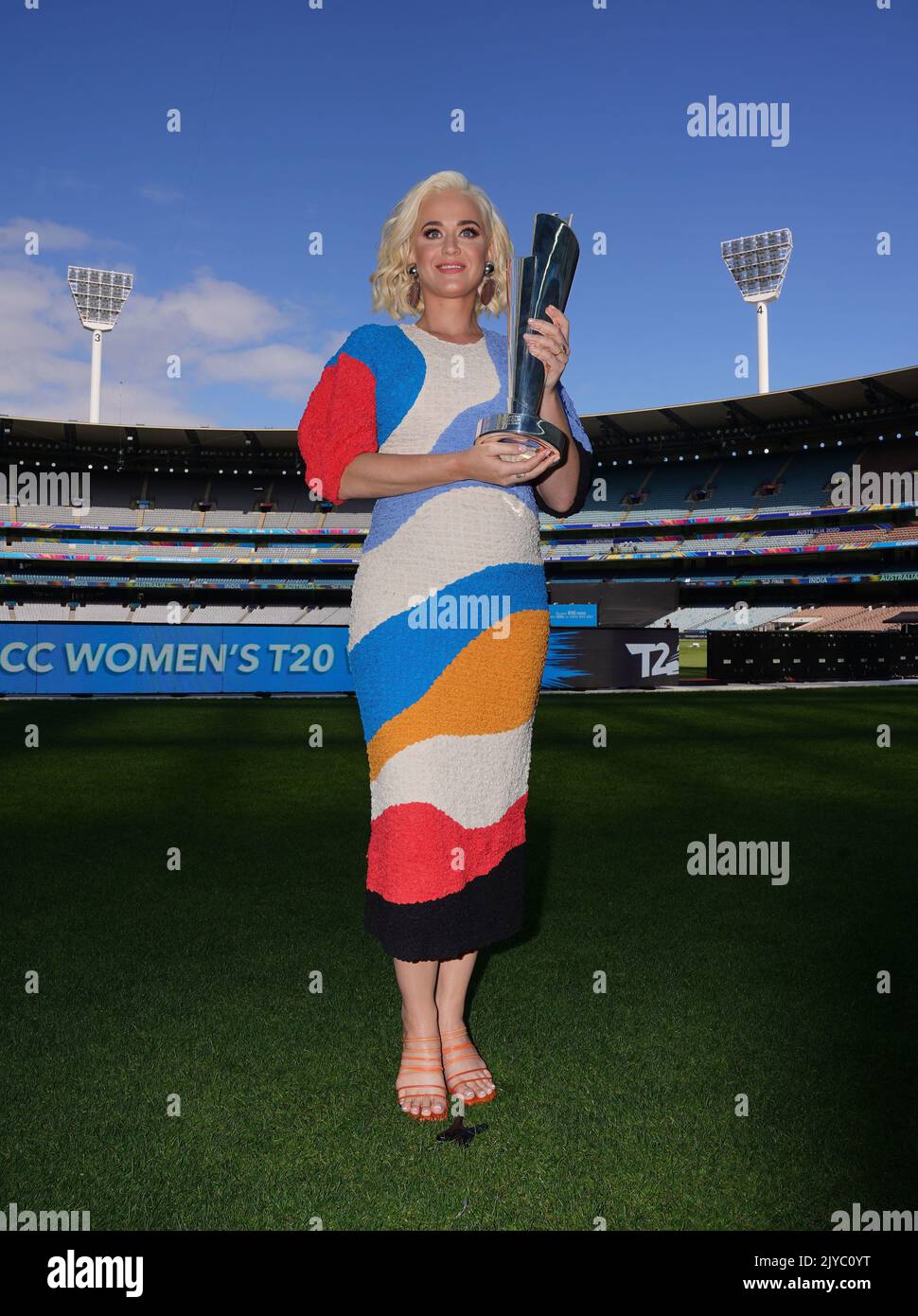 American singer Katy Perry poses with T20 World Cup ahead of the Women ...