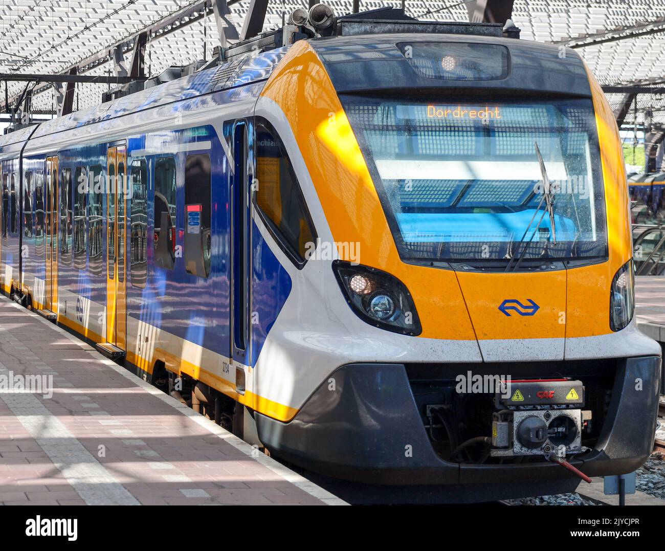 Caf Civity SNG local springer commuter train along platform of ...