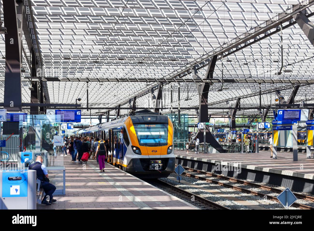 Caf Civity SNG local springer commuter train along platform of ...