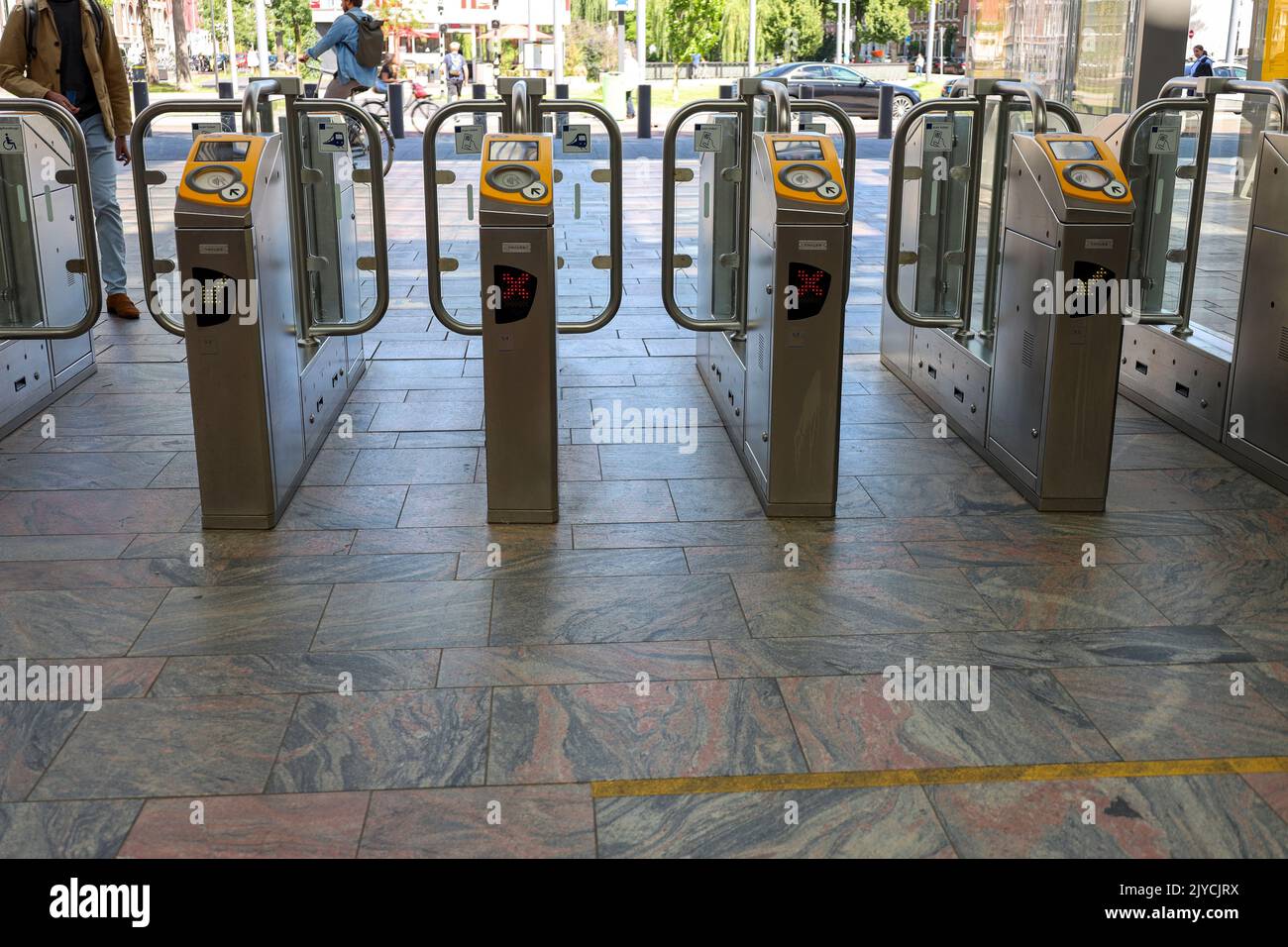 Rotterdam central station card hi-res stock photography and images - Alamy