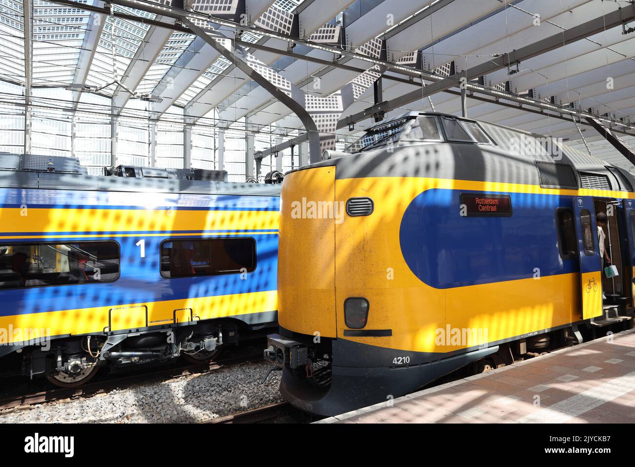ICM and ICNG intercity train along platform at Rotterdam Central ...
