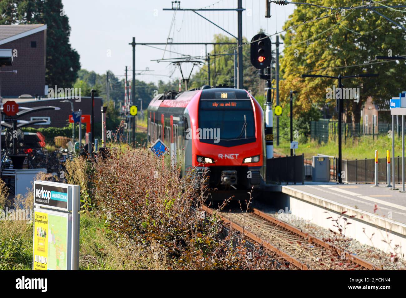Train platform gouda station hi-res stock photography and images - Alamy