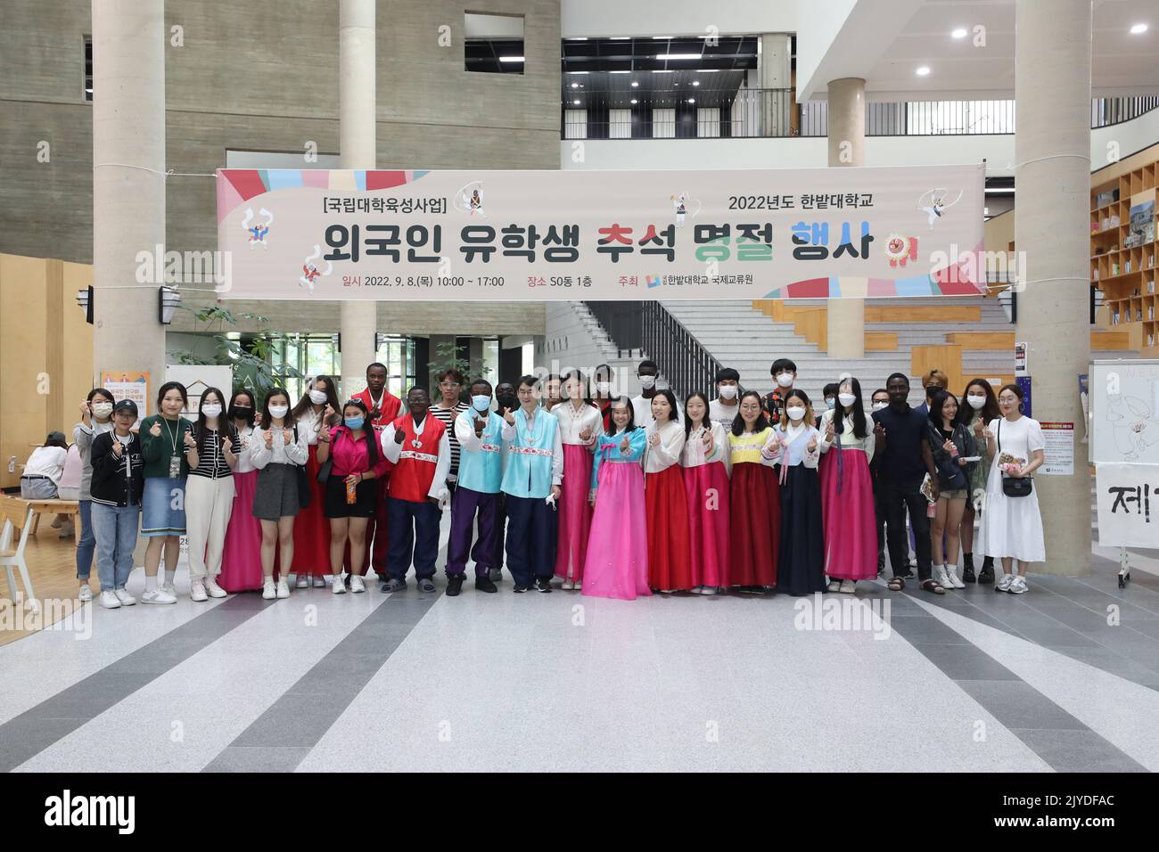 08th Sep, 2022. Foreign students enjoy Chuseok Foreign students wearing ...