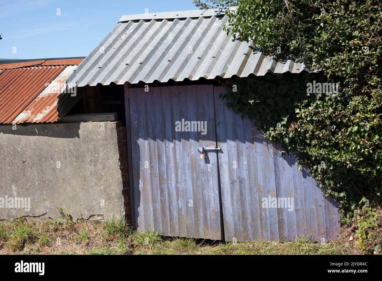 Old outbuildings with red grey and mauve hi-res stock photography and ...