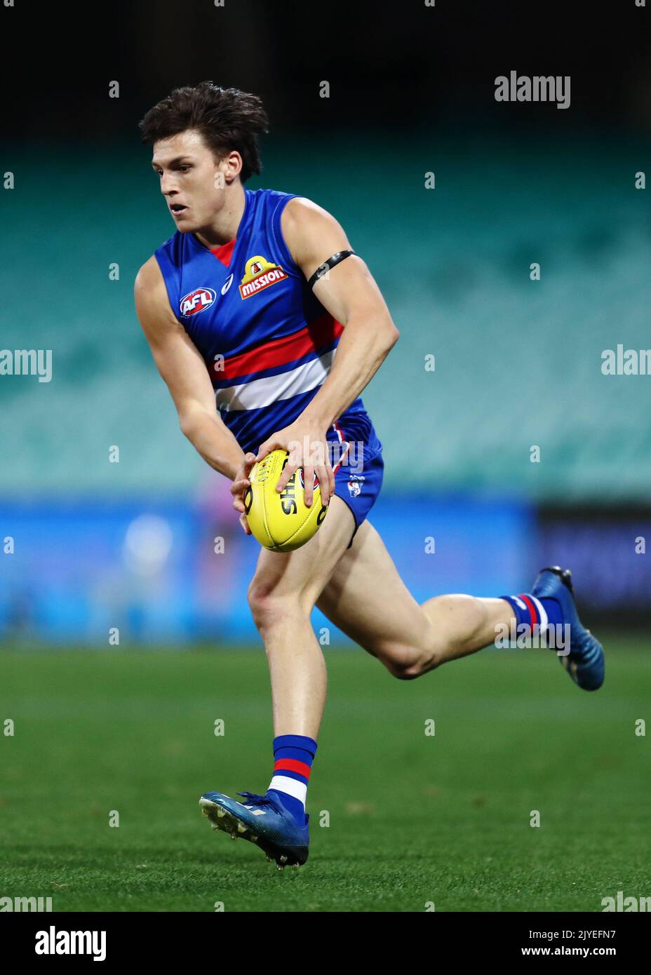 Patrick Lipinski of the Bulldogs controls the ball during the Round 4 ...