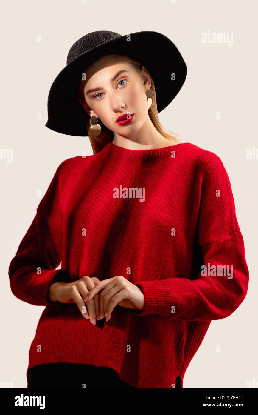 stylish woman trend look glamorous model elegant Stock Photo - Alamy